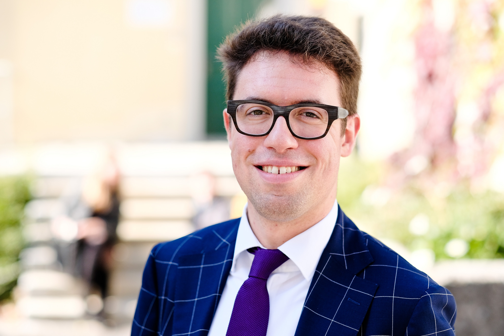 Alumni Portraits - oikos International